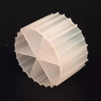 Cina Filtro di cristallo di buona qualità Mbbr Filtro a blocchi ceramici Pe03 Mbbr Bio Media in vendita