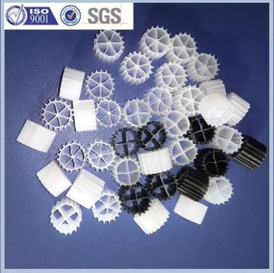 China Biomédias de embalagem MBBR Media Plástico PE04 no tratamento de águas à venda