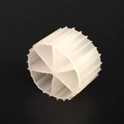 Cina MBBR Filter Media Bio Ball For Koi Pond Filters PE HDPE in vendita