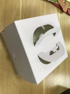 중국 대량 선물 크라프트지 마분지는 케이크 상자 패키지 로고 인쇄된 11X7X3cm과 결혼하는 생일을 도배합니다 판매용