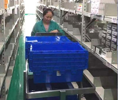 China Storage Solution Heavy Duty Industrial Attached Lid Container with Silk Printing Logo for sale