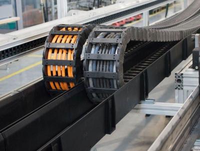 China ECHU Cable de cadena de arrastre con certificación CE EKM62383 4x0.34 en color gris/negro/naranja, cable de cadena de arrastre de 600V en venta