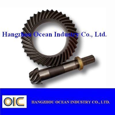 China Steel Crown Wheel and Pinion for Heavy-Duty Applications Hardness 58-62 HRC Various Sizes for sale
