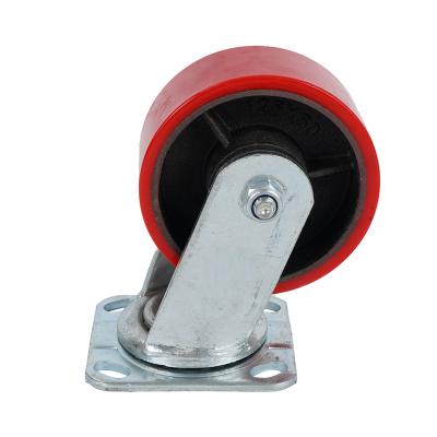 China 100 mm de trabajo pesado núcleo de hierro fundido PU Caster rojo poliuretano rodillos y ruedas universales para el carrito en venta