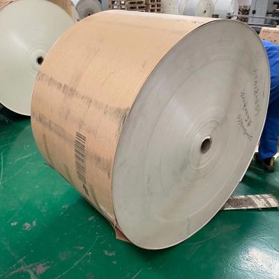 Cina La rigidezza di carta enorme flessografica 1,4 del rotolo il rotolo di carta patinata in vendita