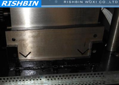 China ángulo de pared de 5,5 kilovatios y corte hidráulico de la máquina anterior del rollo del perfil de Omega en venta