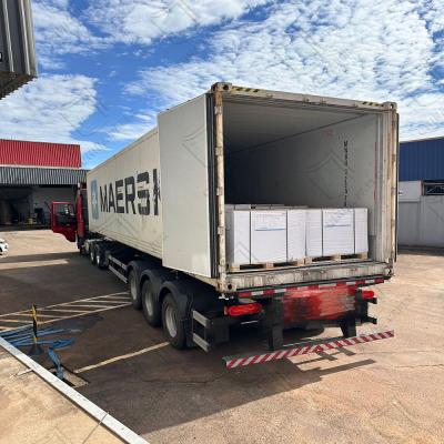 Китай Непокрытая натуральная белая офсетная печатная бумага диапазон грамм 50-180 гм продается