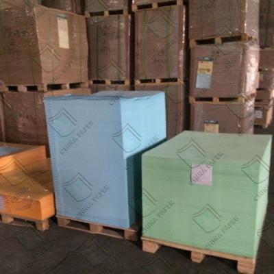 Cina 45-80g Buona rigidità Cinque colori CB CFB CF Printabilità Carta inossidabile NCR in vendita