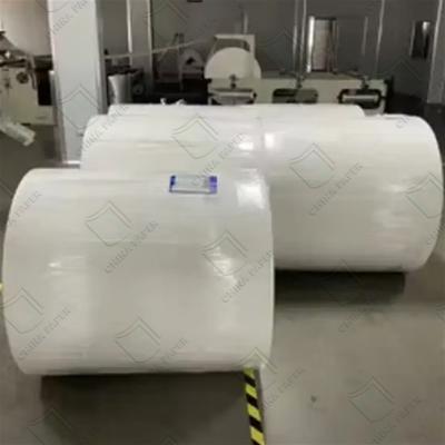 中国 高容量白色ナプキン紙 ジャンボロール 1-3 折りたたみ使い捨て家用紙 販売のため