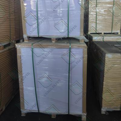 FSC & SGS Tarjetas de marfil de pulpa de madera FBB para cajas cosméticas Portadas de revistas