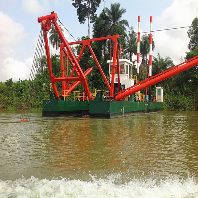 Diesel Enigne Hydraulic Dredger with Suction Pump and Anchor Rod