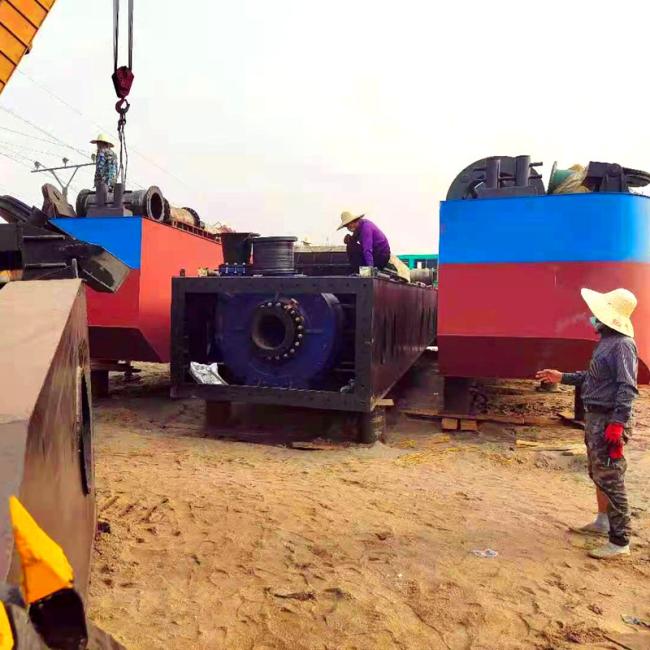 Diesel Enigne Hydraulic Dredger with Suction Pump and Anchor Rod