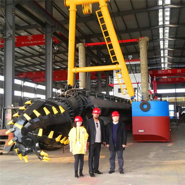 Diesel Enigne Hydraulic Dredger with Suction Pump and Anchor Rod