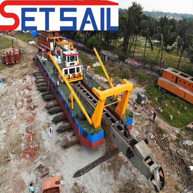 Anchor Boom Diesel Engine Cutter Suction Dredger with Booster Station