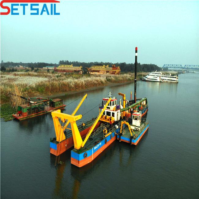 Hydraulic Motor 24inch Cutter Suction Mud Dredger for River Sand
