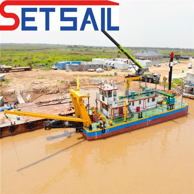 Non Self Propelled Clay and Mud Dredger Vessel with Pipeline