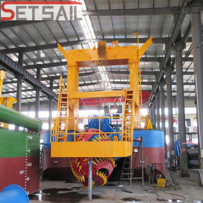 China Customized 20inch Draulic Cutter Suction Dredger Used in River