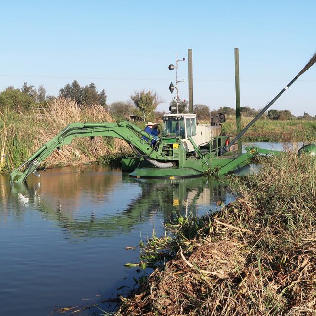Amphibious Cutter Suction Dredger with Crawler
