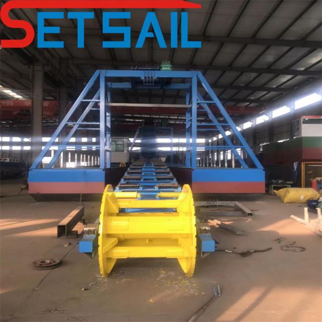 Made in China Bucket Chain Mining Dredger for River Diamond