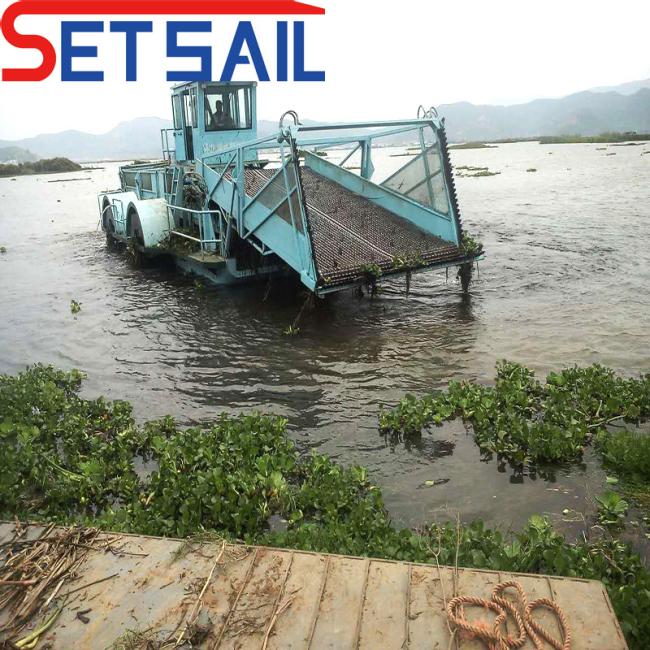 Automatic Aquatic Plant Harvester for Floating Weed