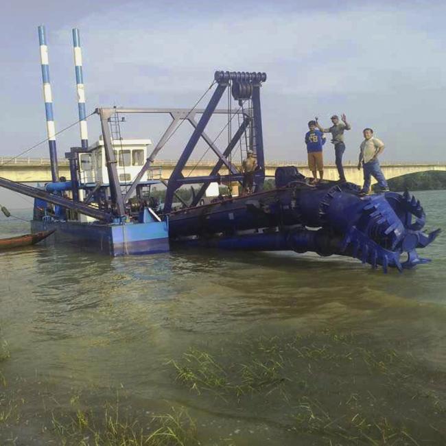 JMD550 22inch Cutter head river dredger in working site