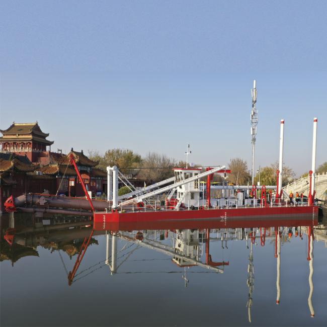 JMD550 dredger close-up