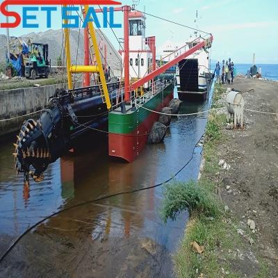 Cina 300m3 Capacità 1,5m Altezza Motore diesel Controllo idraulico 10 pollici Cutter Suction Dredger in vendita