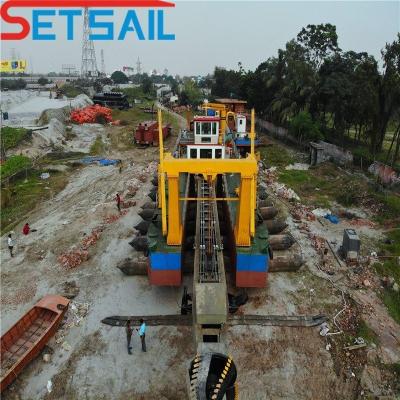 China Corrosion-Resistant River Cutter Suction Mud Dredging Equipment with Customized Request for sale