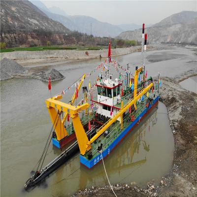 China 28 Inch Cutter Suction Dredger met hoge waterstroom en 7000m3 capaciteit. Te koop