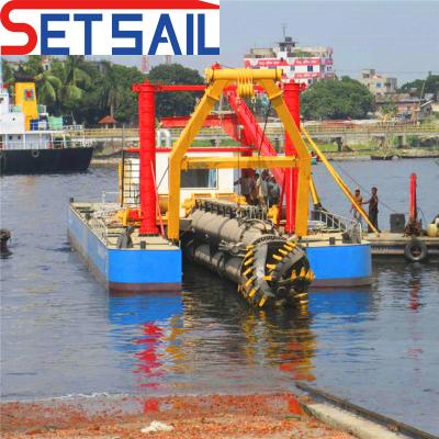 China 32 polegadas 7500m3 cortador sucção dragadora de areia com bomba subaquática a 50m comprimento total à venda