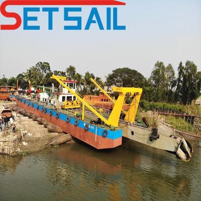 Cina Dredger di aspirazione a motore diesel Cummins da 28 pollici per operazioni di dragaggio in vendita