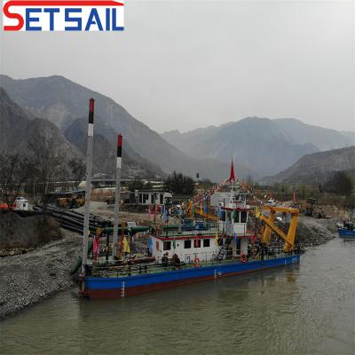 Cina 28*8,8*2,25 Meter Dimensione dello scafo Tipo ciclone Idrociclo 26 pollici Cutter Suction Dredger in vendita