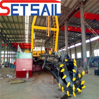 Cina 650 mm di diametro del tubo di aspirazione 24 pollici di taglio di aspirazione di dragaglio con 300kw di potenza della testa di taglio in vendita