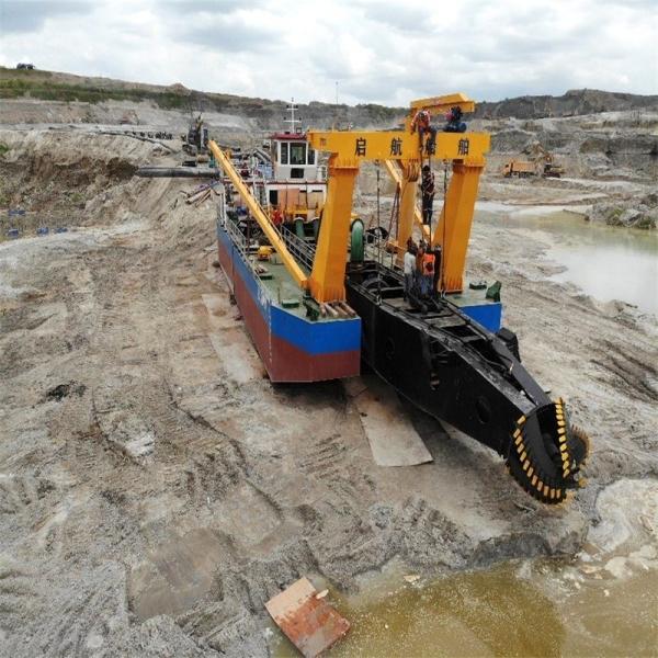 Quality Water Flow 4500m3 22 Inch Sand Dredger with Anchor Boom Made in Total Length 38m for sale