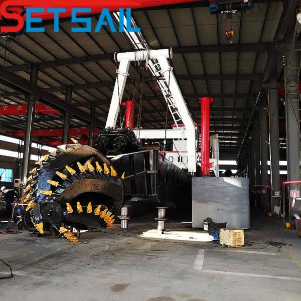 Quality 5000 Cubic Meter Water Flow QHCSD-441 20inch Cutter Suction Dredger for Sand for sale