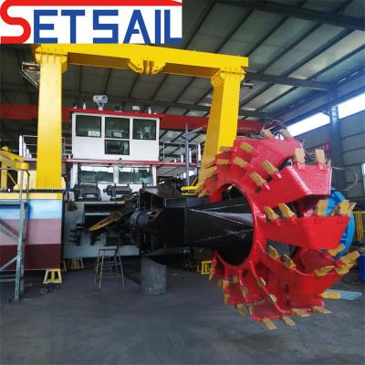 China Inland Dredging Equipment Bucket Wheel Suction Dredger with 800m-5000m Discharge Distance for sale