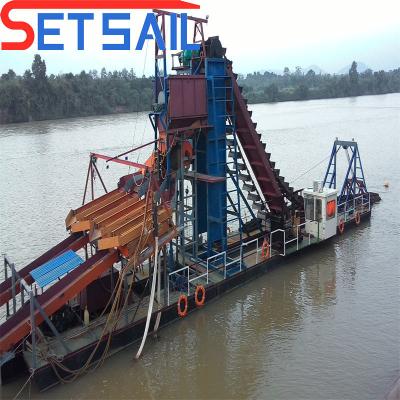 China 37kw-150kw Dredging Power Chain Bucket River Mining Gold Dredger met agitatiechuit Te koop