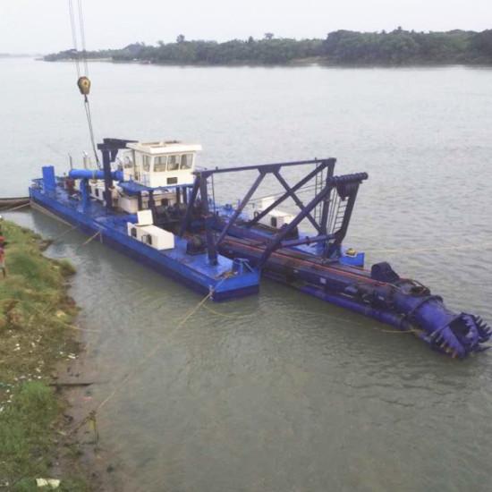 Quality 22inch River Sand Dredging Machine 4000m3 Cutter Head Dredger High Performance for sale