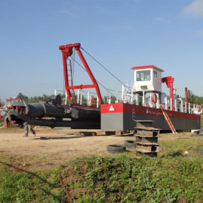 Quality Portable Small River Sand Dredging Machine Shallow River Cleaning Dredger 562kw for sale