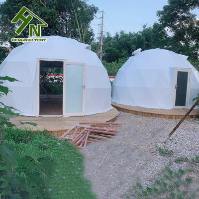 Cina Small Dome Tent Camping Igloo Geodesic Dome Tent Install On The Snow in vendita