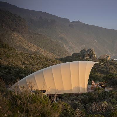 Cina Località di soggiorno galvanizzata di lusso di Glamping Shell Shape Hotel Tent For della struttura d'acciaio di stile popolare forte in vendita
