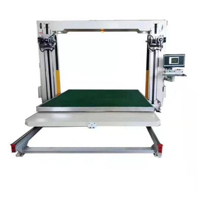 Cina EPS foam block cnc table cutting machine LC rotary automatic cnc foam wire cutter xz2400 in vendita