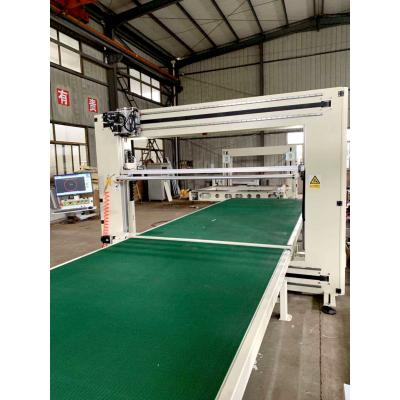 Cina Factory EVA PE ENV Foam CNC Cutting Machine Polyurethane Foam Material Cutting Memory Sponge Cutting Equipment in vendita