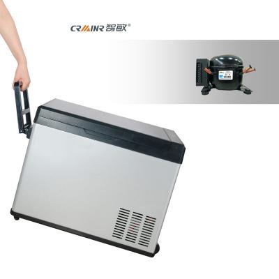 Cina Il dispositivo di raffreddamento 40L del frigorifero dell'automobile del touch screen facile porta con la maniglia del carrello in vendita