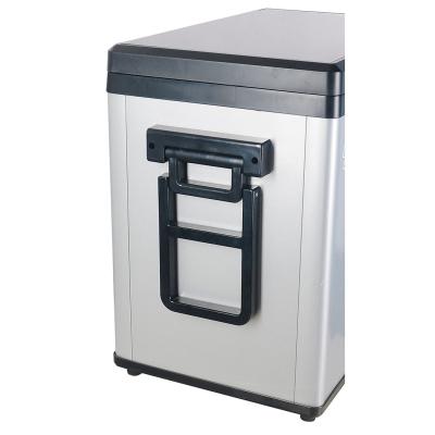Cina 24V frigorifero portatile di CC 50L mini per accamparsi in vendita