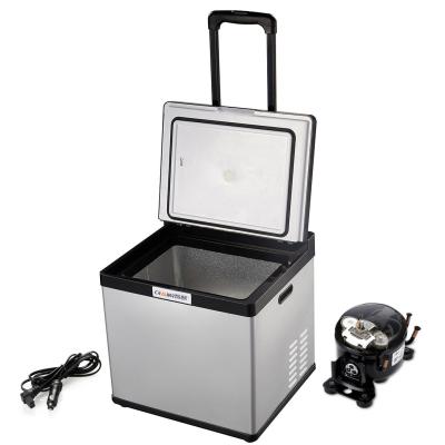Cina Mini frigorifero portatile del dispositivo di raffreddamento del frigorifero dell'automobile di viaggio di CC 28L con il touch screen LCD in vendita