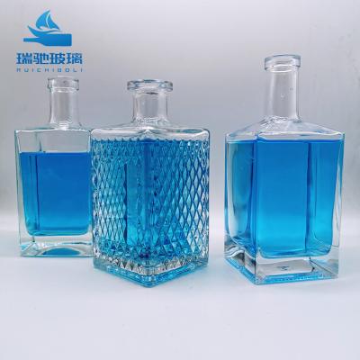 Cina 700 ml Animali vuoti Brandy Bottiglia di vetro Vino Liquore Globo Whisky Decanter per vino in vendita