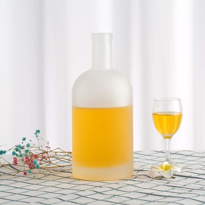 Cina 750 ml di whisky gelato Brandy Vodka bottiglia di vino in vetro con materiale di corpo in vetro Super Flint in vendita