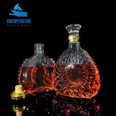China Customize tipo de vedação forma clássica impressão de tela de vidro garrafas de licor para bar à venda