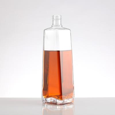Cina Extra Flint Glass Gin Vodka Whisky Whiskey Tequila Bottiglia con sughero 500ml 700ml 750ml in vendita